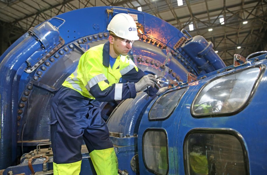 Yorkshire apprentices win top prizes at Drax awards - Drax UK