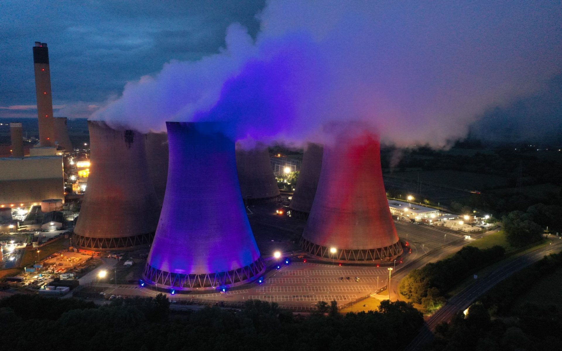 Britain's biggest power station lights up for Queen's Platinum Jubilee ...
