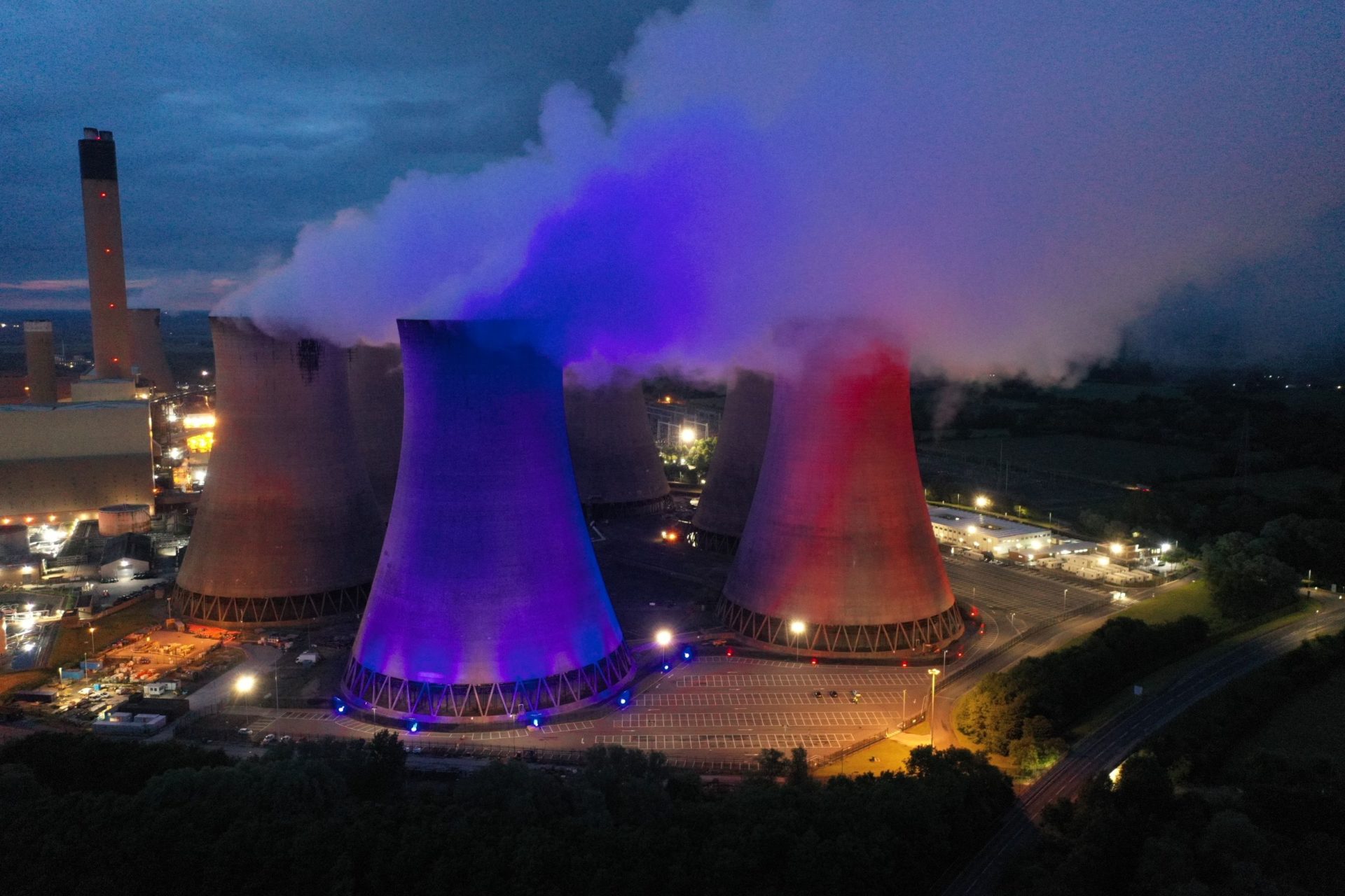 Britain's biggest power station lights up for Queen's Platinum Jubilee ...