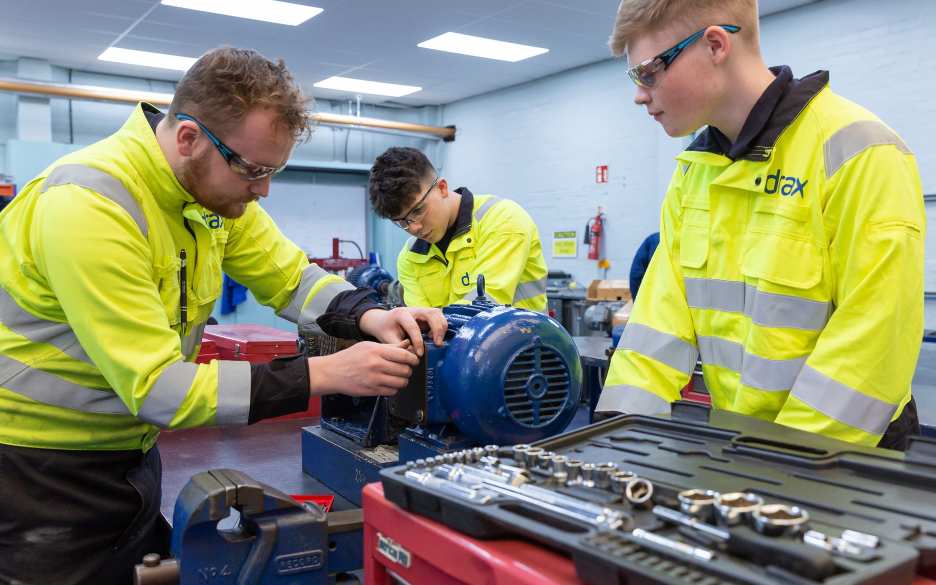 'Renewable energy apprentices' kickstart careers at Cruachan Power Station - Drax UK