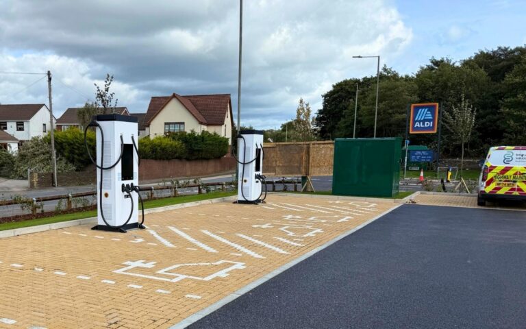 Aldi powers up new EV charging network at UK stores - Drax UK