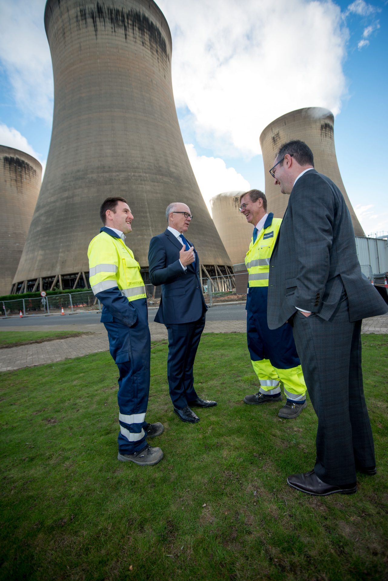 US Ambassador visits UK’s biggest power station - Drax Global