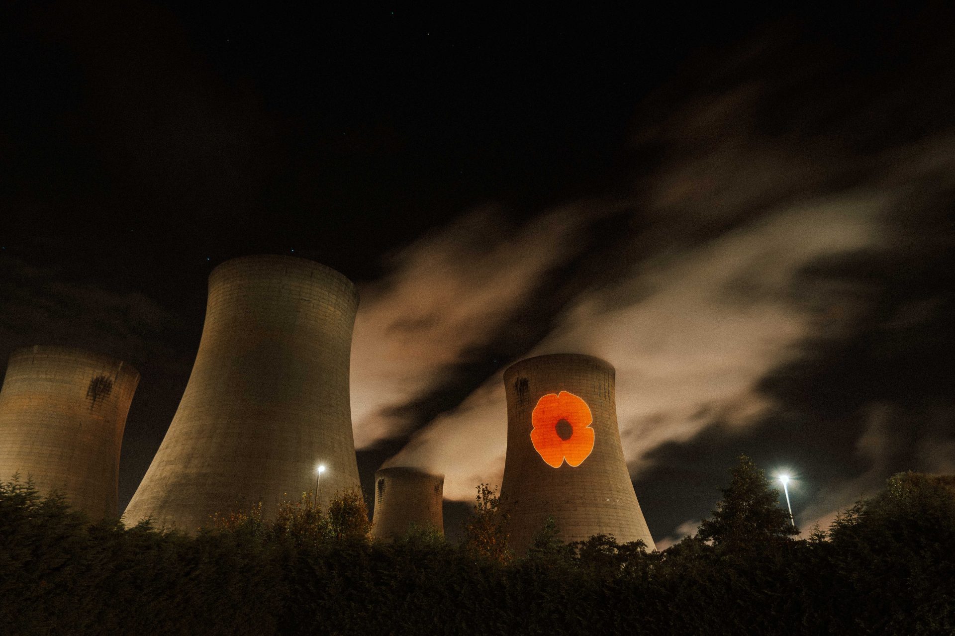 UK’S largest power station lights up for poppy appeal - Drax Global