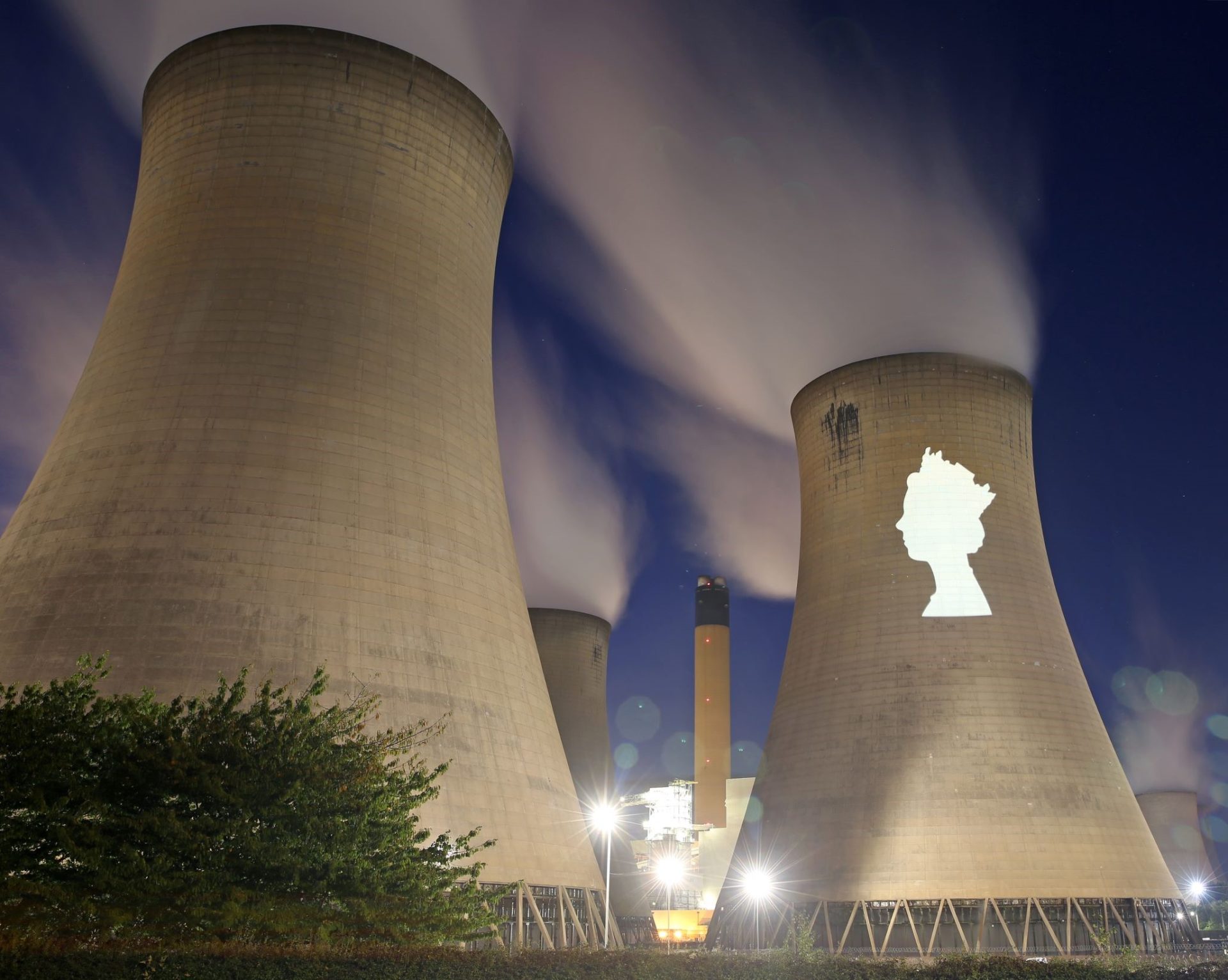 Drax's cooling tower tribute to Queen Elizabeth II - Drax Global